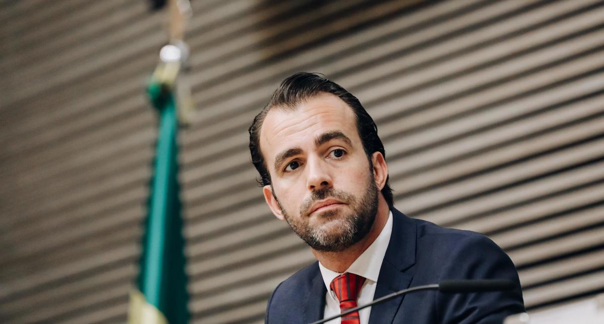 Deputado Lucas Bove é indiciado por violência contra Cíntia Chagas